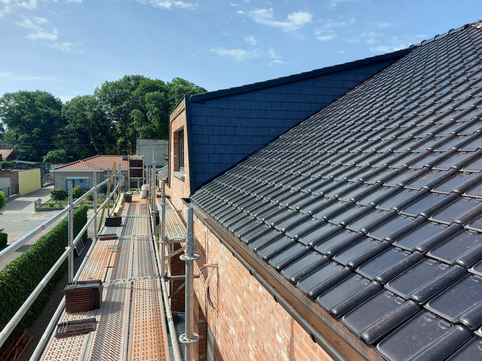 Laat uw hellende dak aanpakken | Dakwerken Dorieaux